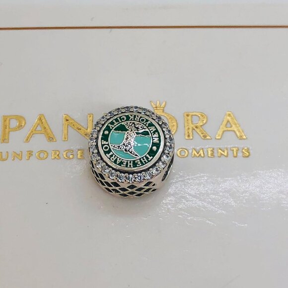 Pandora | Jewelry | Pandora New York City Exclusive Central Park Bridge ...